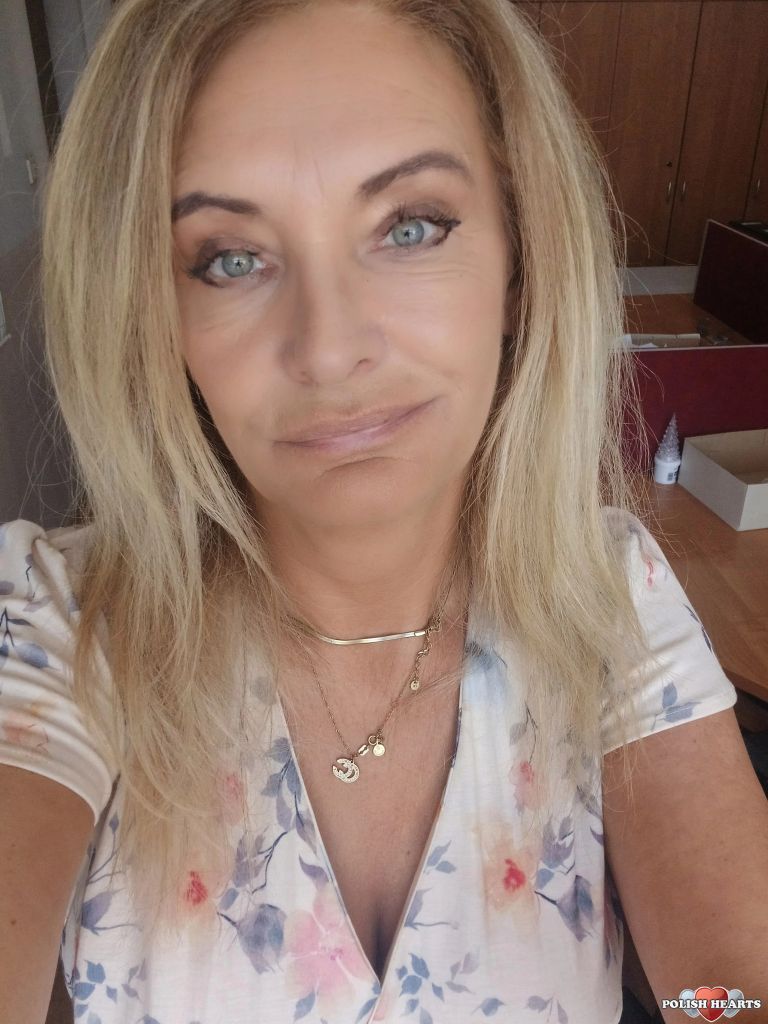 Pretty Polish Woman: user: Ddeltow, 57 years old